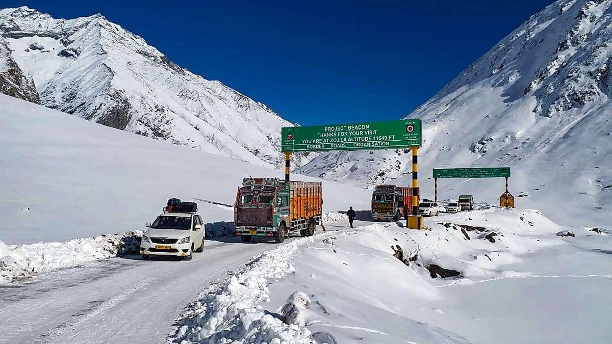Zojila Pass Remains Open in Winter 2025–26 for the First Time, Ensuring ...